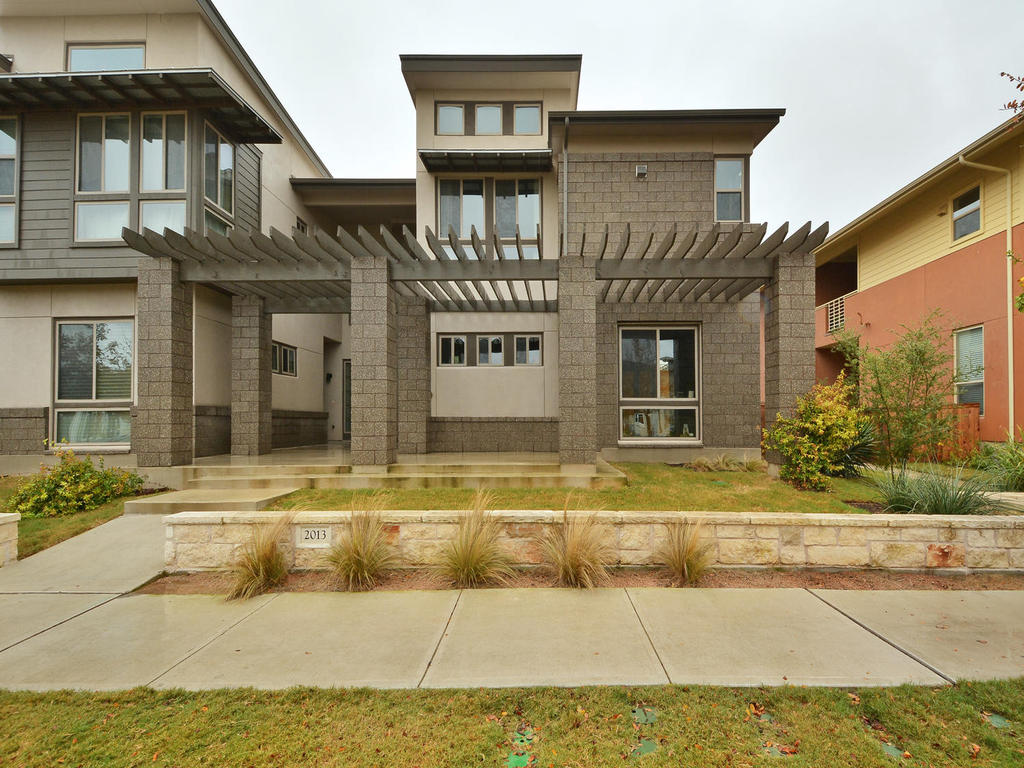Stunning Mueller House Condo! - Mueller Silent Market - Austin Homes
